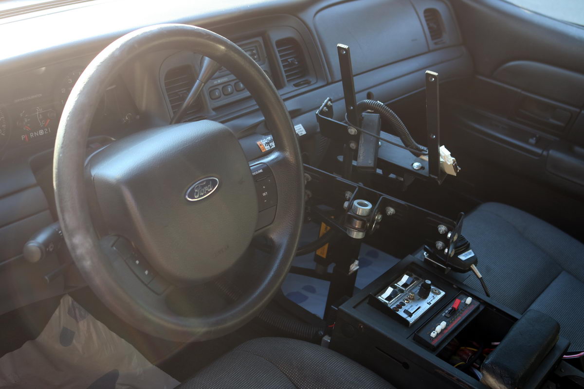 2010-ford-crown-victoria-police-car-10 | NR Classic Car Collection ...